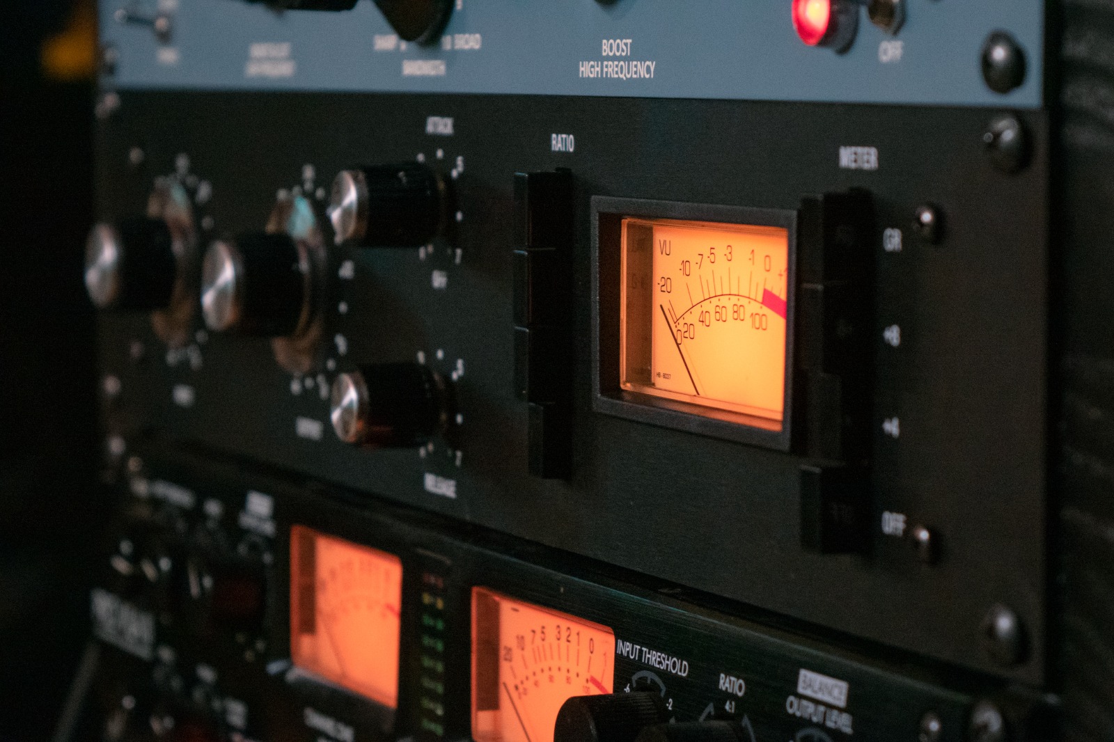 4 COMO USAR UN COMPRESOR de audio en VOCES e INSTRUMENTOS | (CURSO DE ...